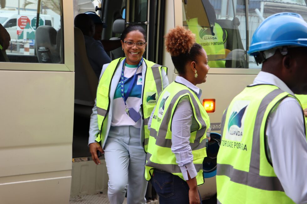NEW PORTO DE LUANDA E.P., EMPLOYEES VISIT THE SONILS BASE | SONILS
