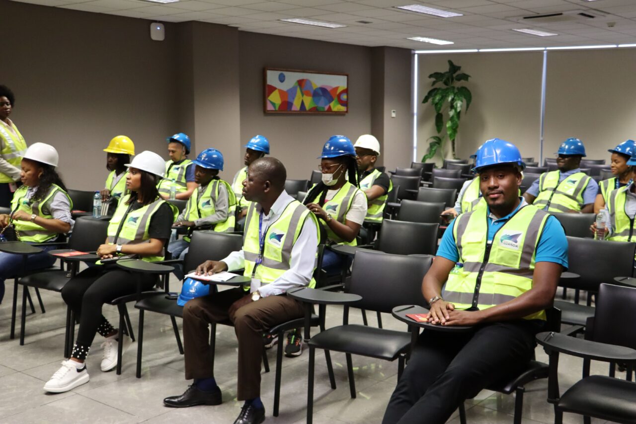 NOVOS COLABORADORES DO PORTO DE LUANDA E.P, VISITAM A BASE DA SONILS | SONILS